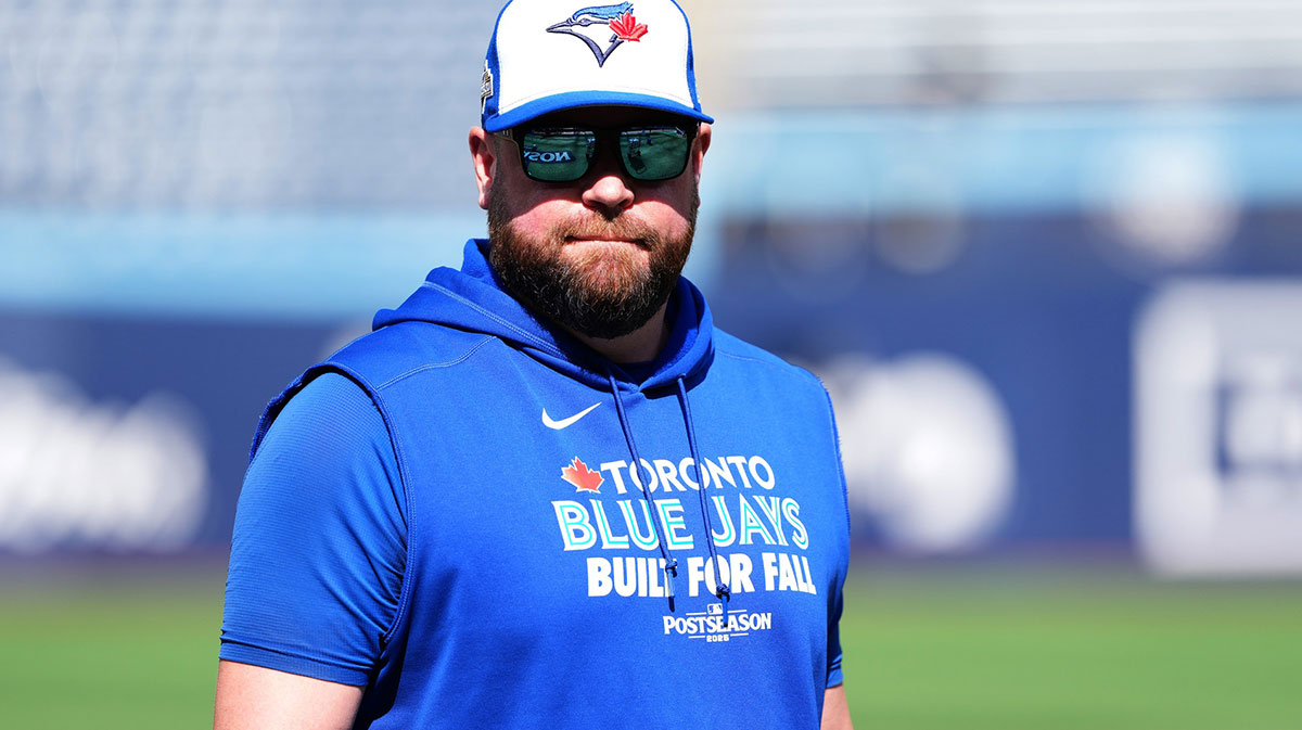 Blue Jays sign reliever to minor league deal