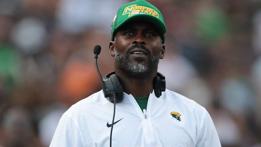 Michael Vick’s wife Kijafa slays all-black fit amid Norfolk State ...