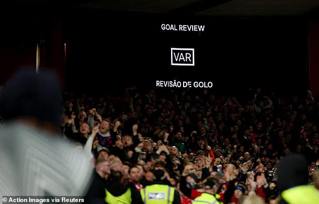 Sean Dyche barely flinched as Nottingham Forest toppled Porto 2-0 in ...