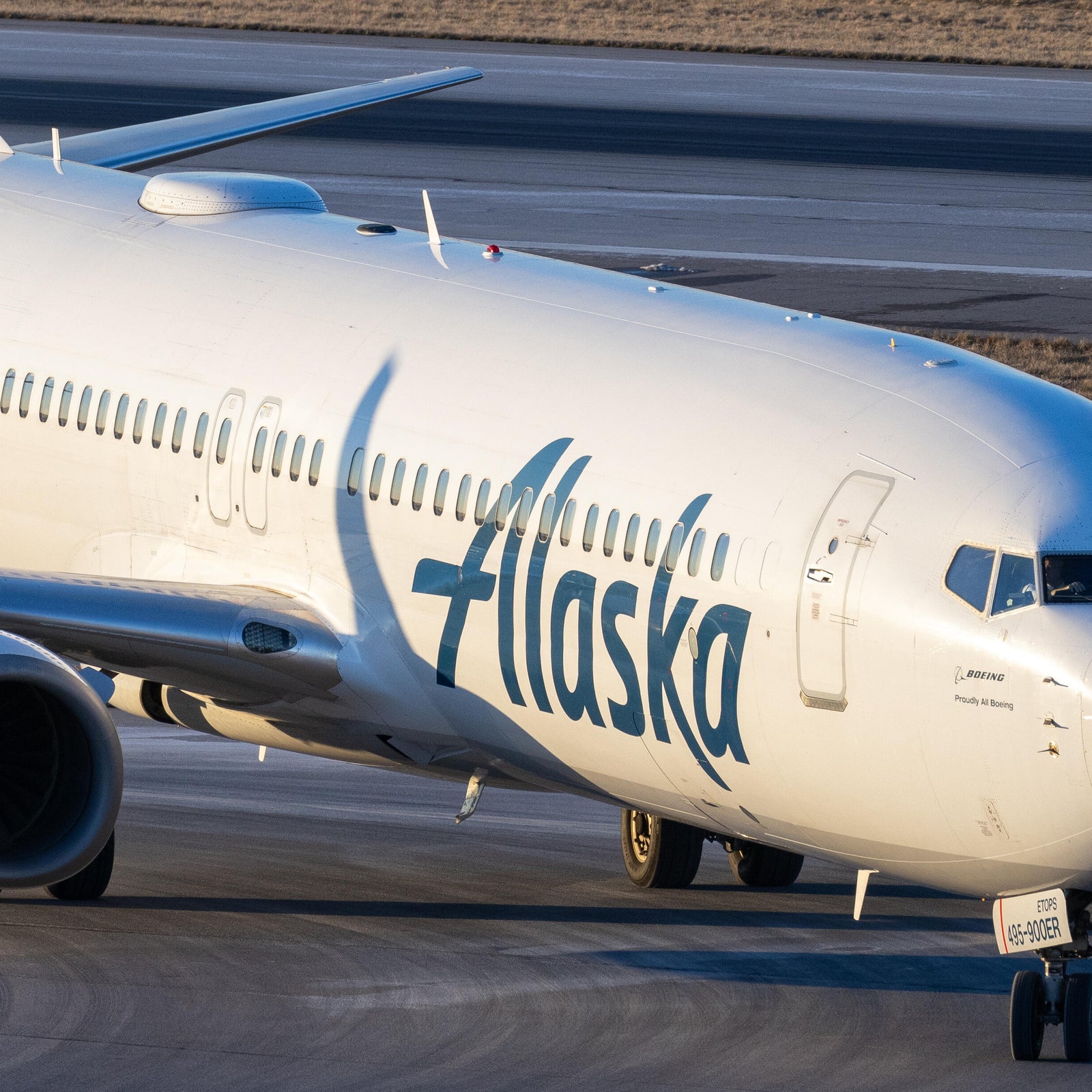 Alaska Airlines resumes flights after nationwide ground stop due to ...
