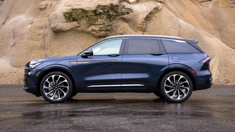 This American luxury SUV quietly gets everything right