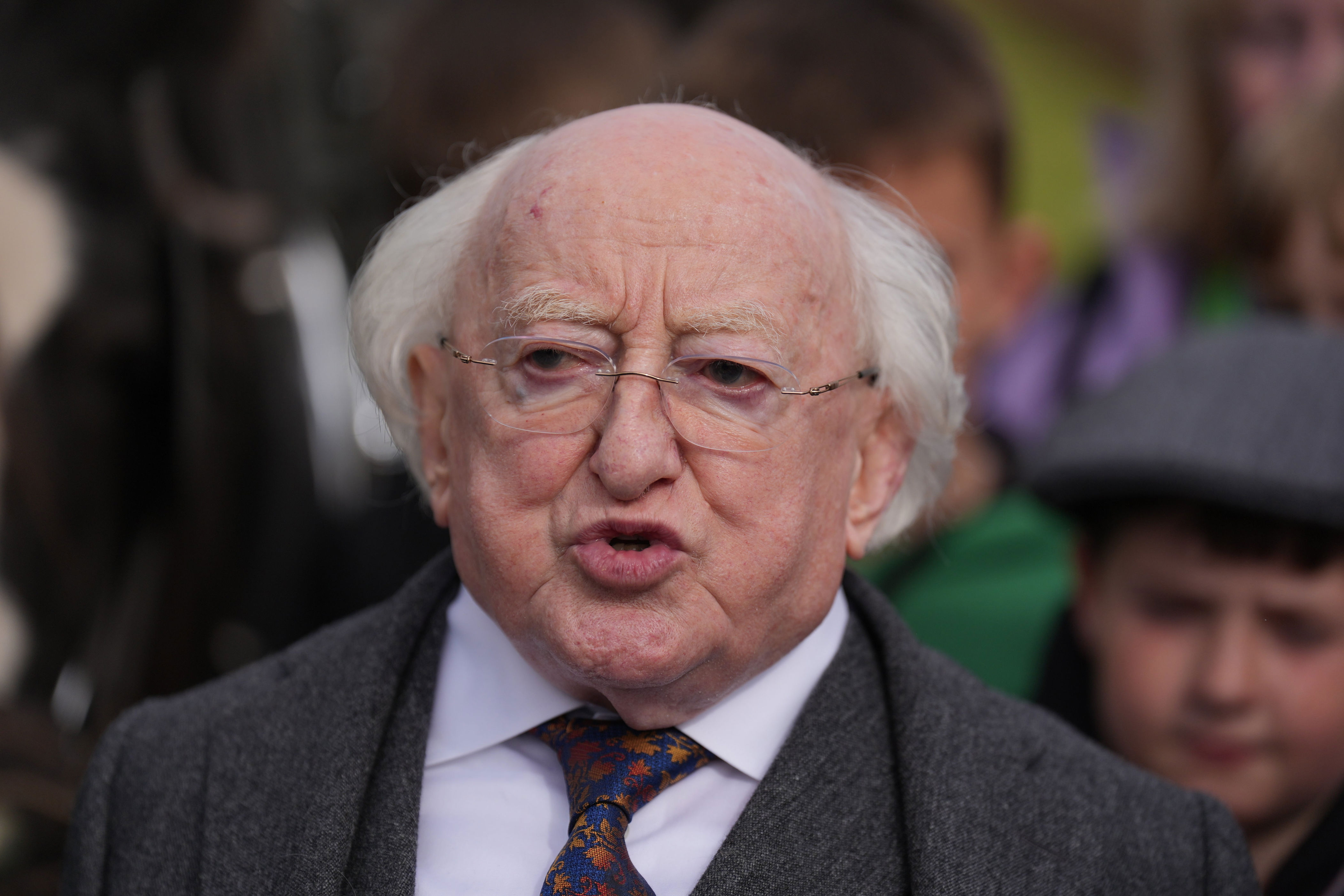 Candidates cast votes as polling stations open in Irish presidential ...