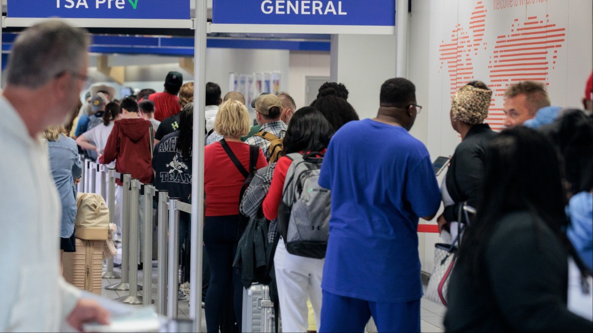 TSA Releases Average Wait Times for Travelers at U.S. Airports