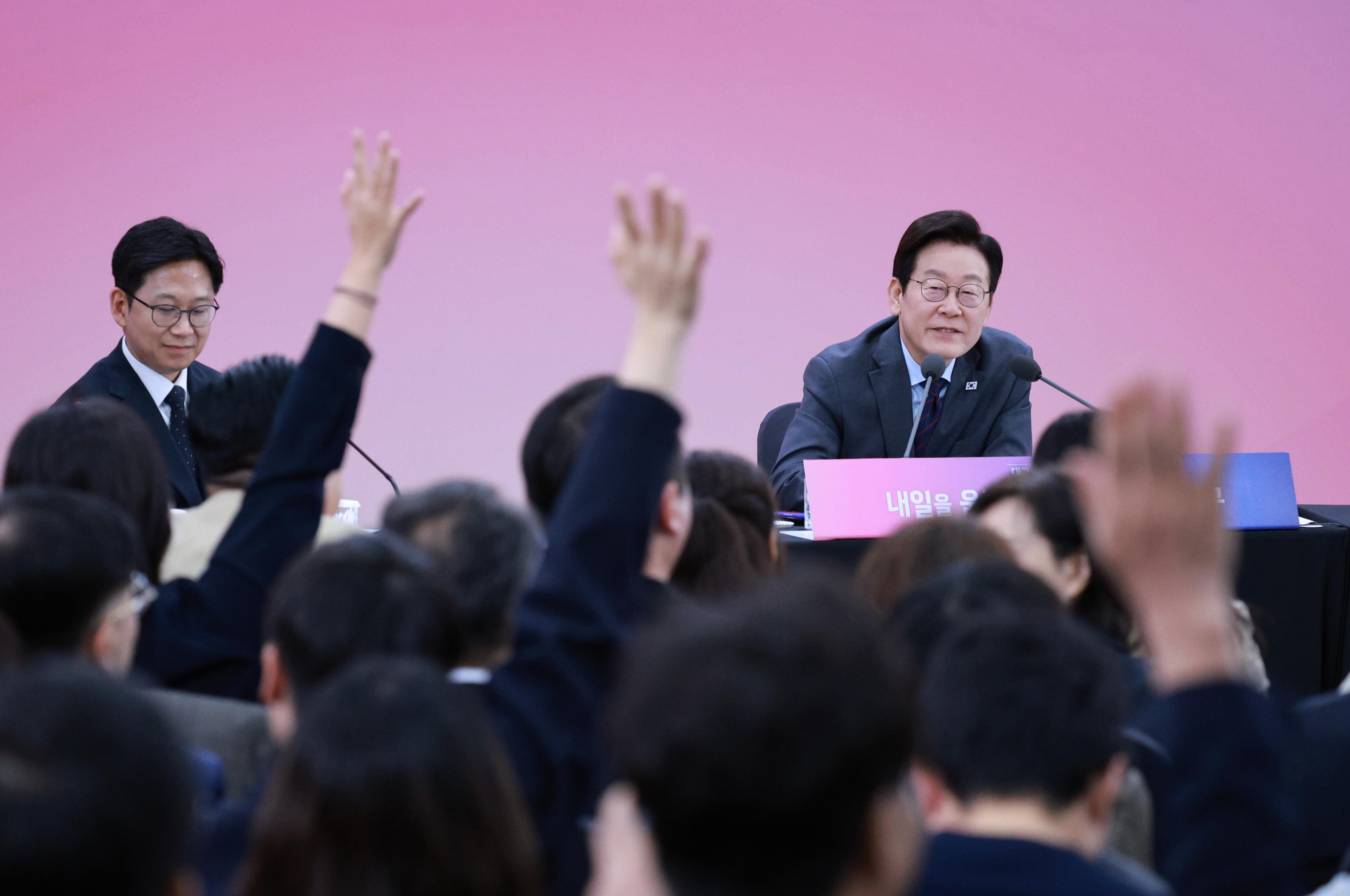 President Lee Warns Capital Housing Prices Risk Japan-Style Lost Decades