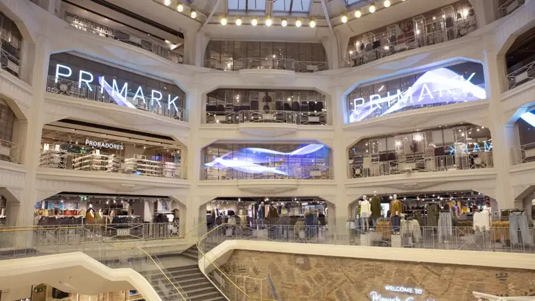 Diez años de Primark en Gran Vía: más de 5 millones de transacciones ...