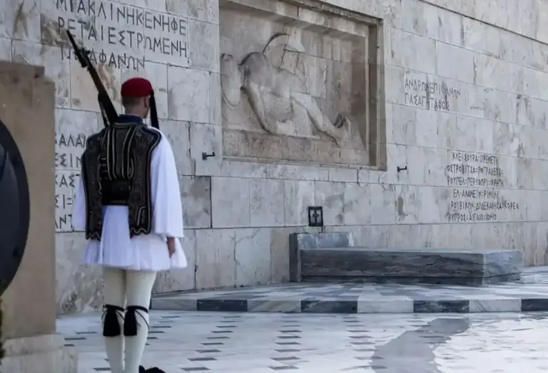 «Η κυβέρνηση πήρε την αρμοδιότητα, αλλά όχι την ευθύνη. Αν συνεχίσει ...