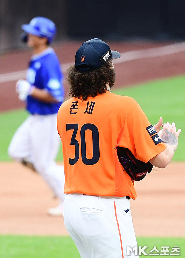 ‘김태연 복귀+와이스·문동주 불펜 대기’ 19년 만의 KS 진출 노리는 한화, PO 5차전 선발 명단 공개…선봉장은 폰세 [PO5 현장]