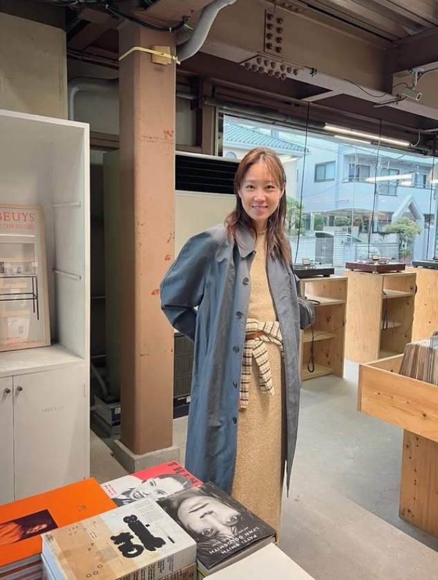 공효진(80년), 볼록 나온 배+뒷짐으로 임신설