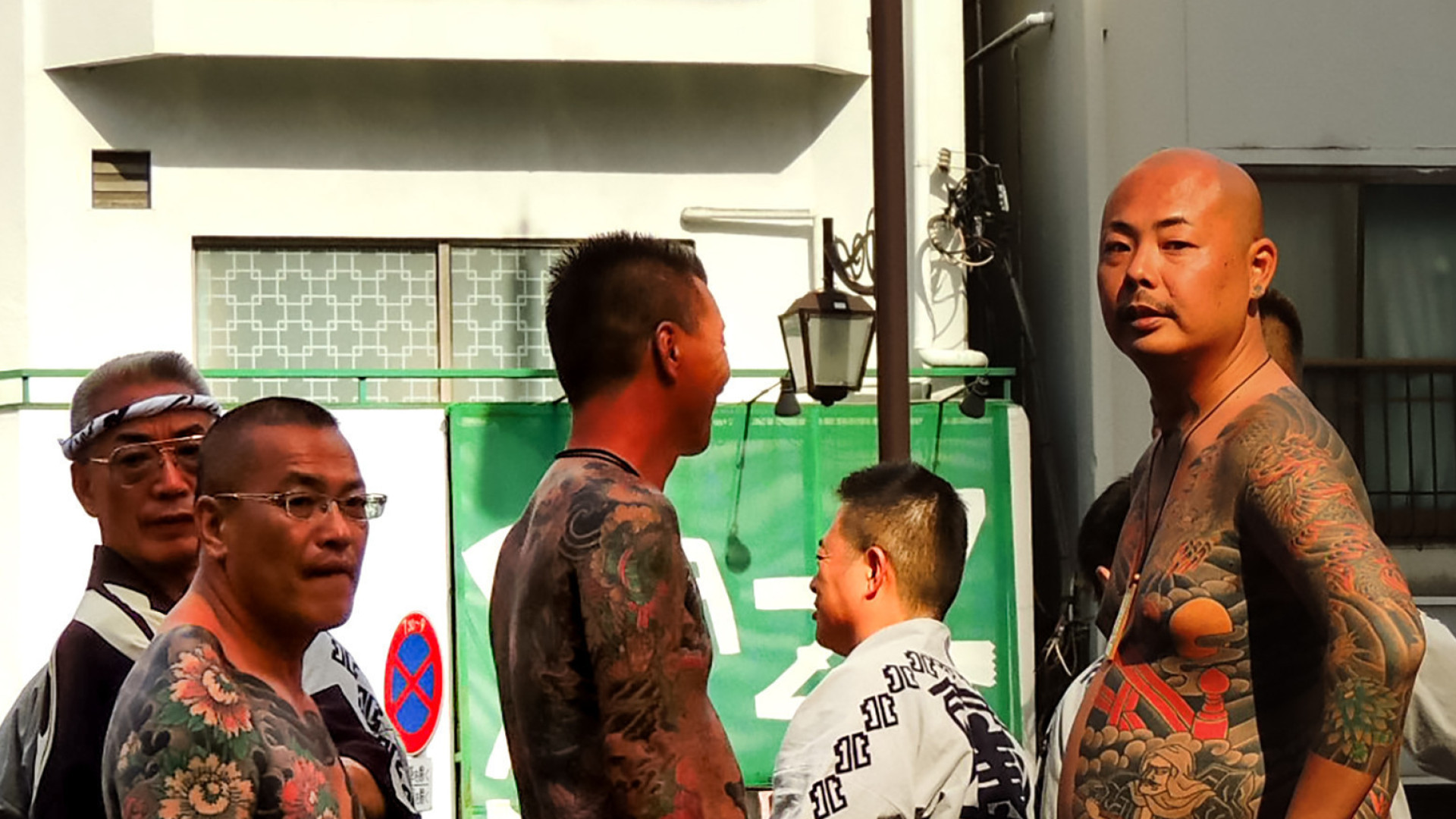 De onmenselijke inwijdingsrituelen van criminele bendes