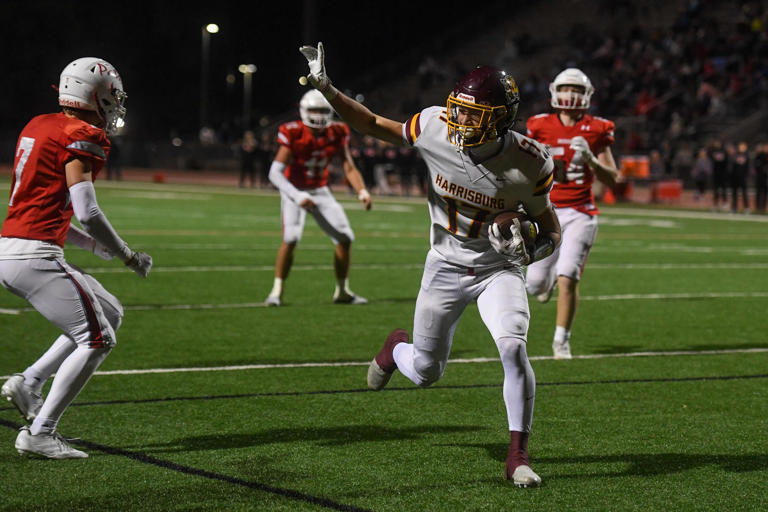 South Dakota high school football scores for state quarterfinals in ...