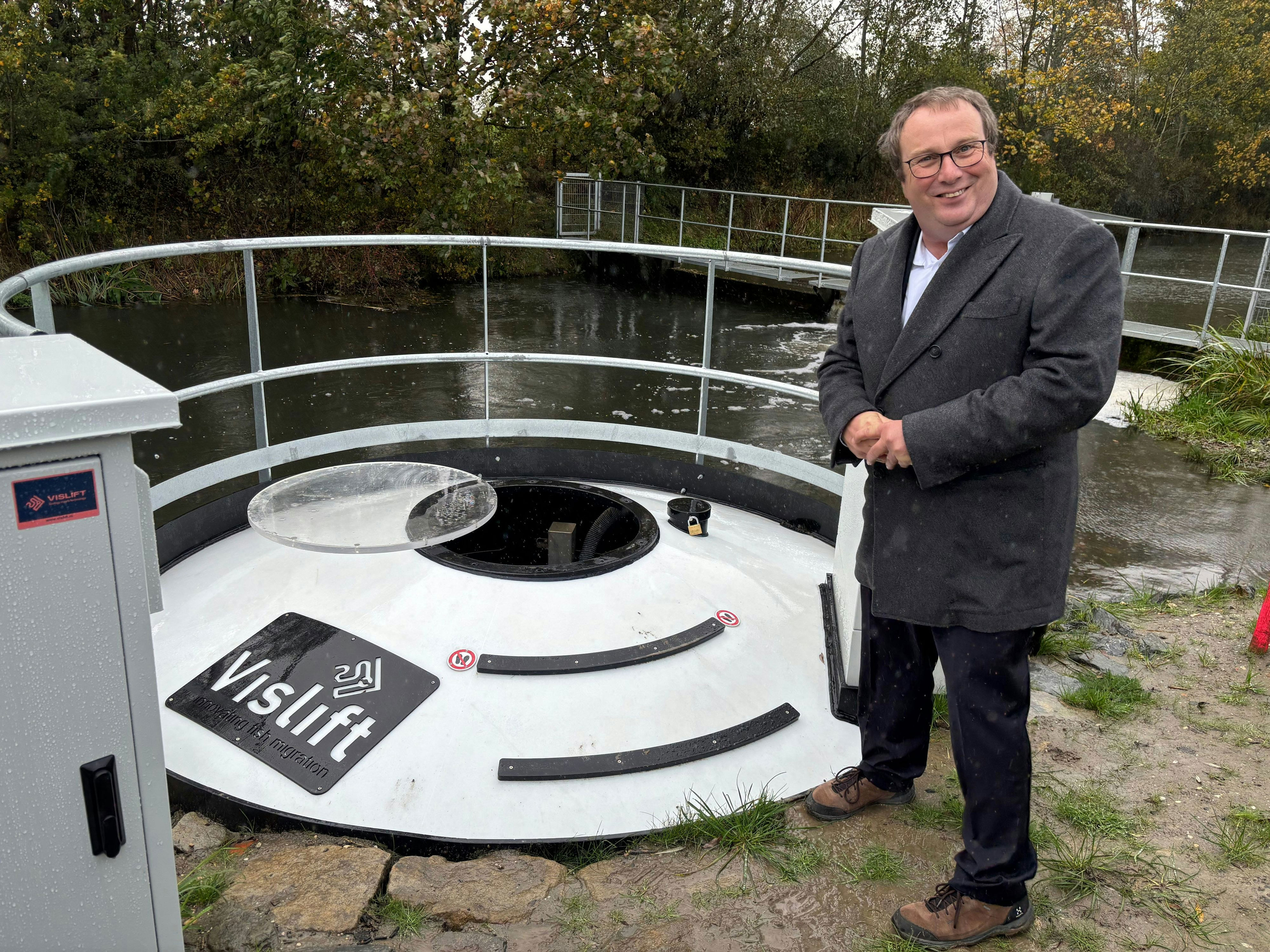 NRW unterstützt Pilotprojekt: Neuer Lift soll Fischen den Weg über ...