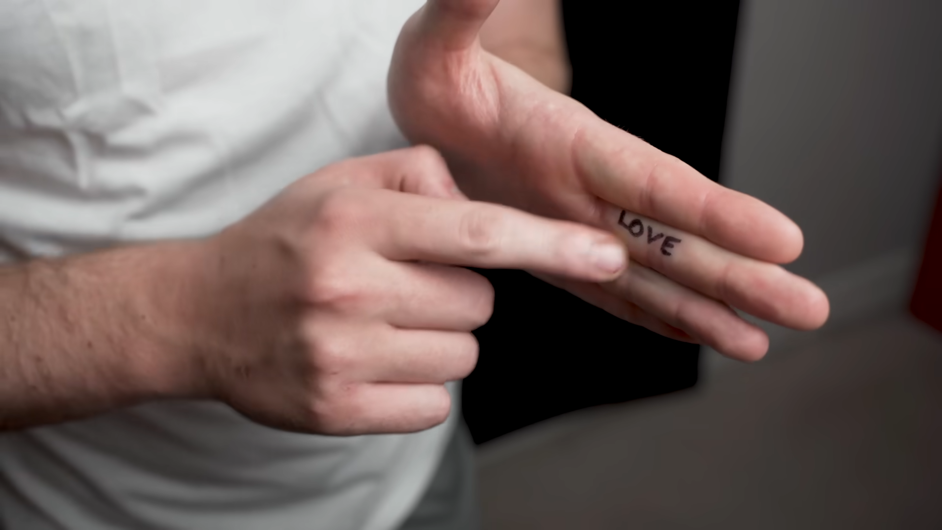 How to perform mind bending hand illusions