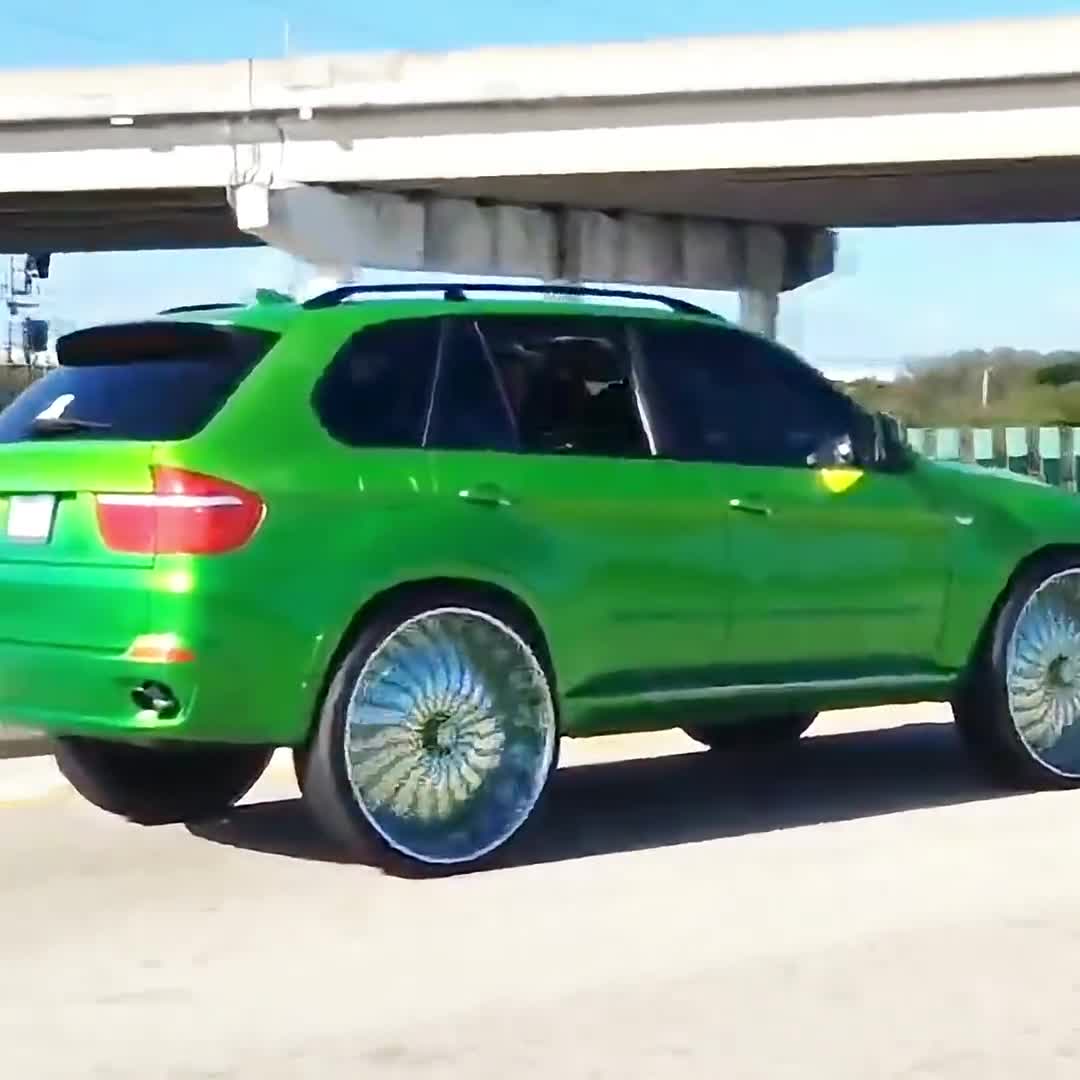 Candy Slime Green BMW X5 on 30's Forgiatos Ridin