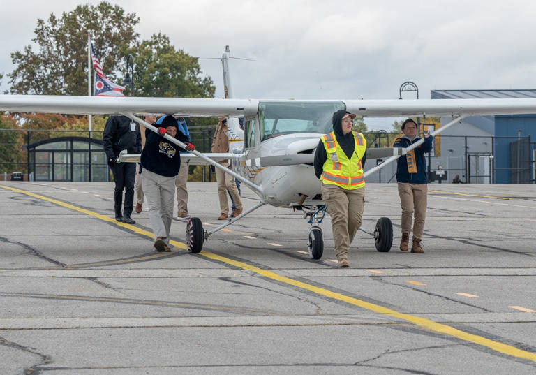 Student pilots show off skills in annual regional plane competition at ...