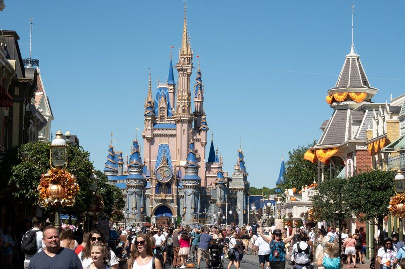 Disney World guests ordered not to look over their balconies after ...