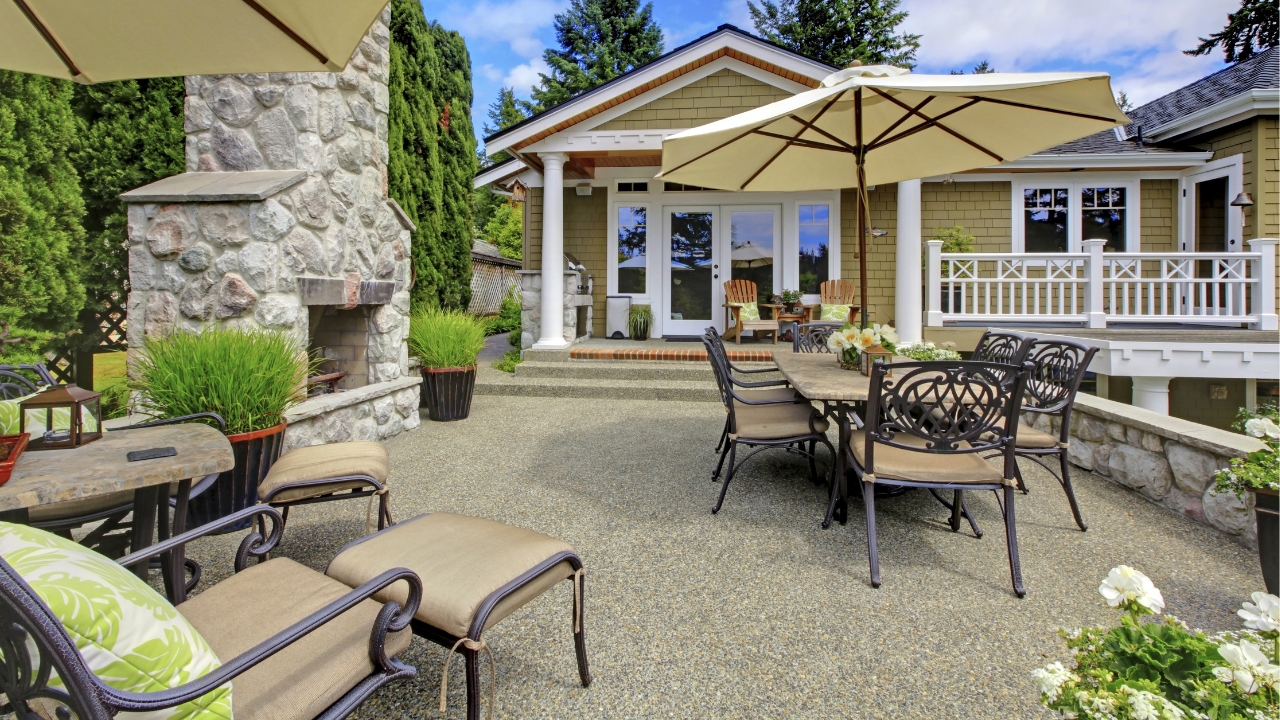 7 yard add-ons that could knock $15,000 off your home value