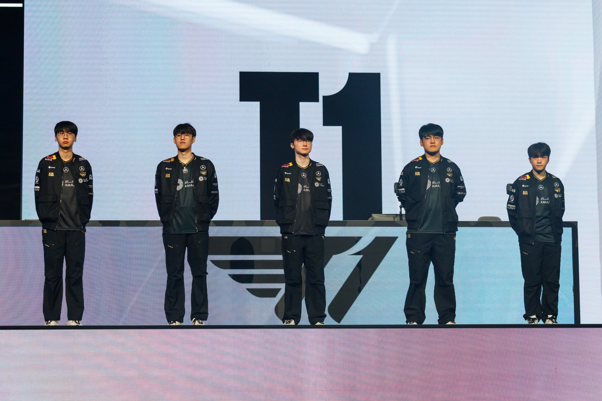 탈락 위기서 살아남은 T1, 100T에 진땀승…2승2패조 진출 [롤드컵]