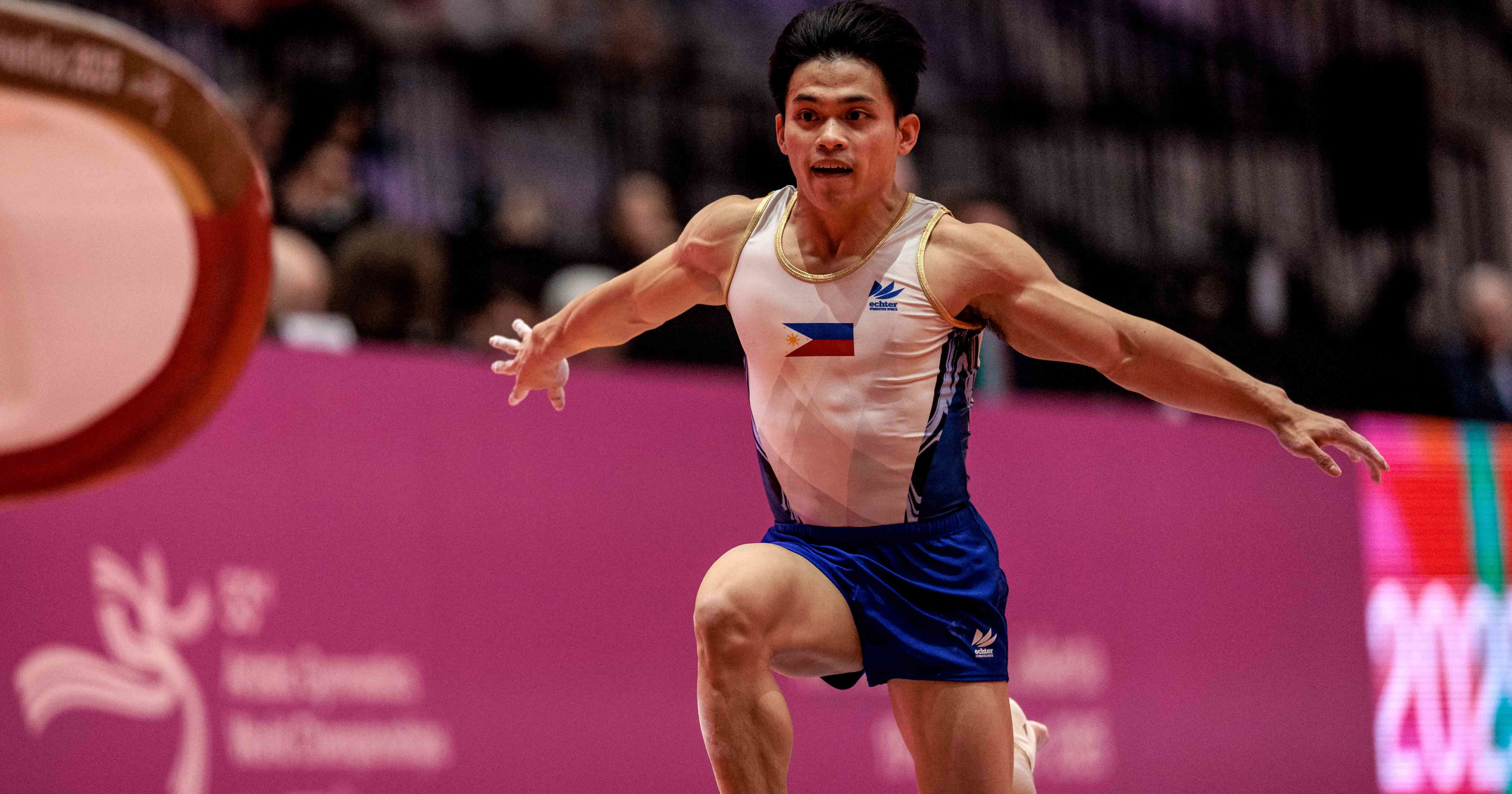 Carlos Yulo wins bronze at the men's floor exercise at 2025 Artistic ...