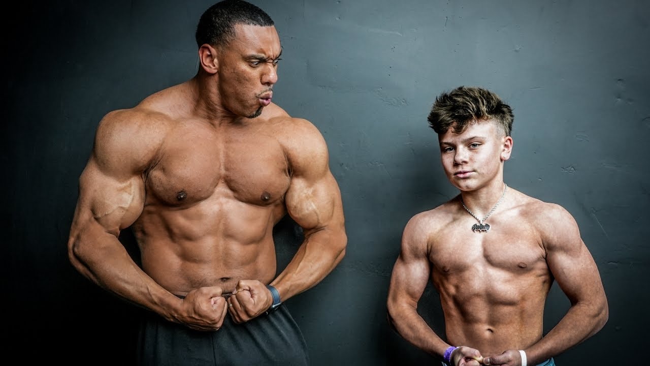 Teenager benches more than most adults at just 115lbs