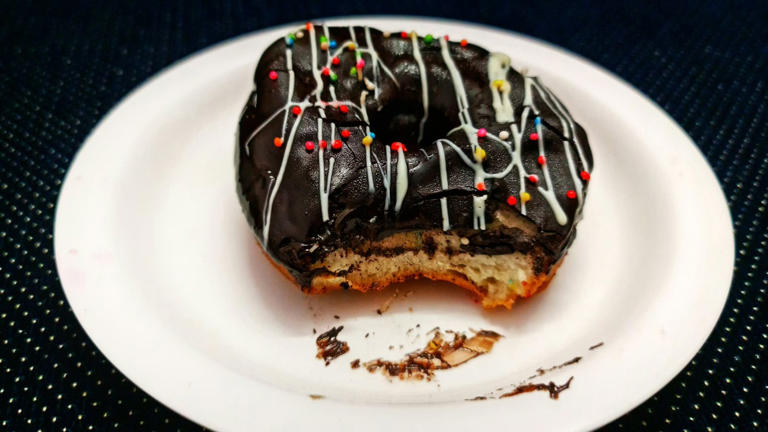 The Small Shifts That Build Real Self-Control Around Food