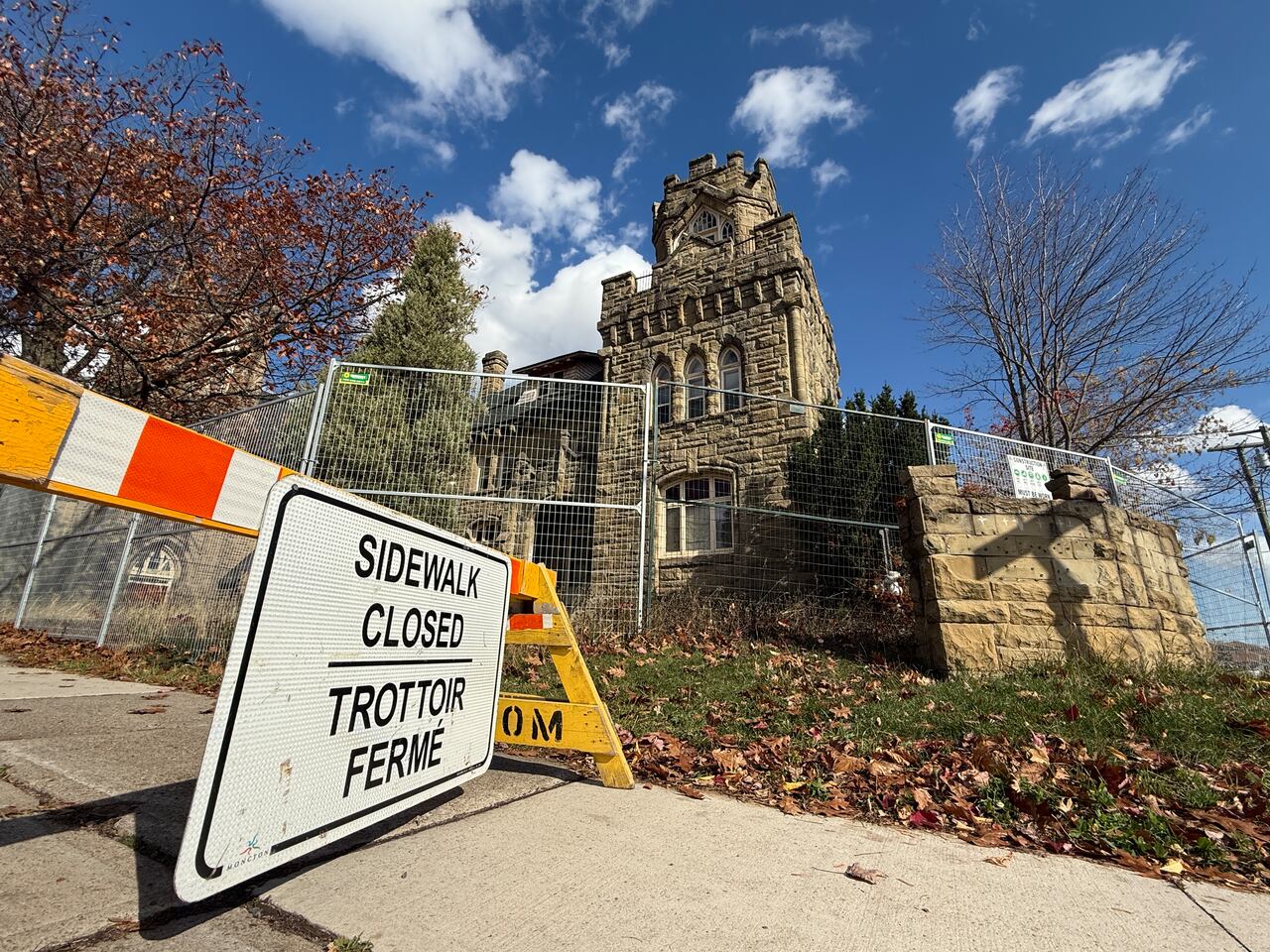 Moncton wants owner to fix heritage building at risk of collapse