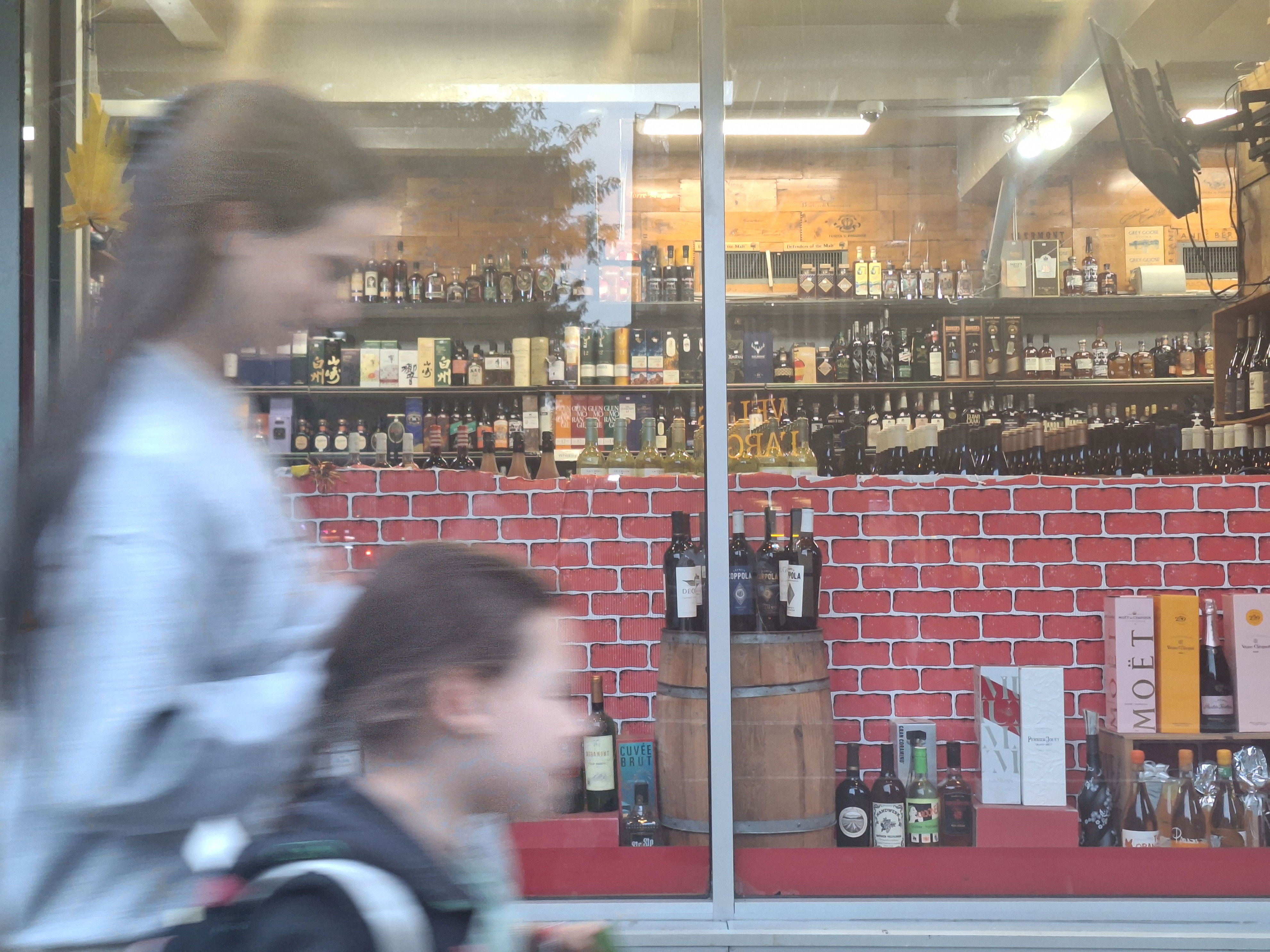 NYC planea toda una ofensiva para reducir daños de la droga más usada: el alcohol