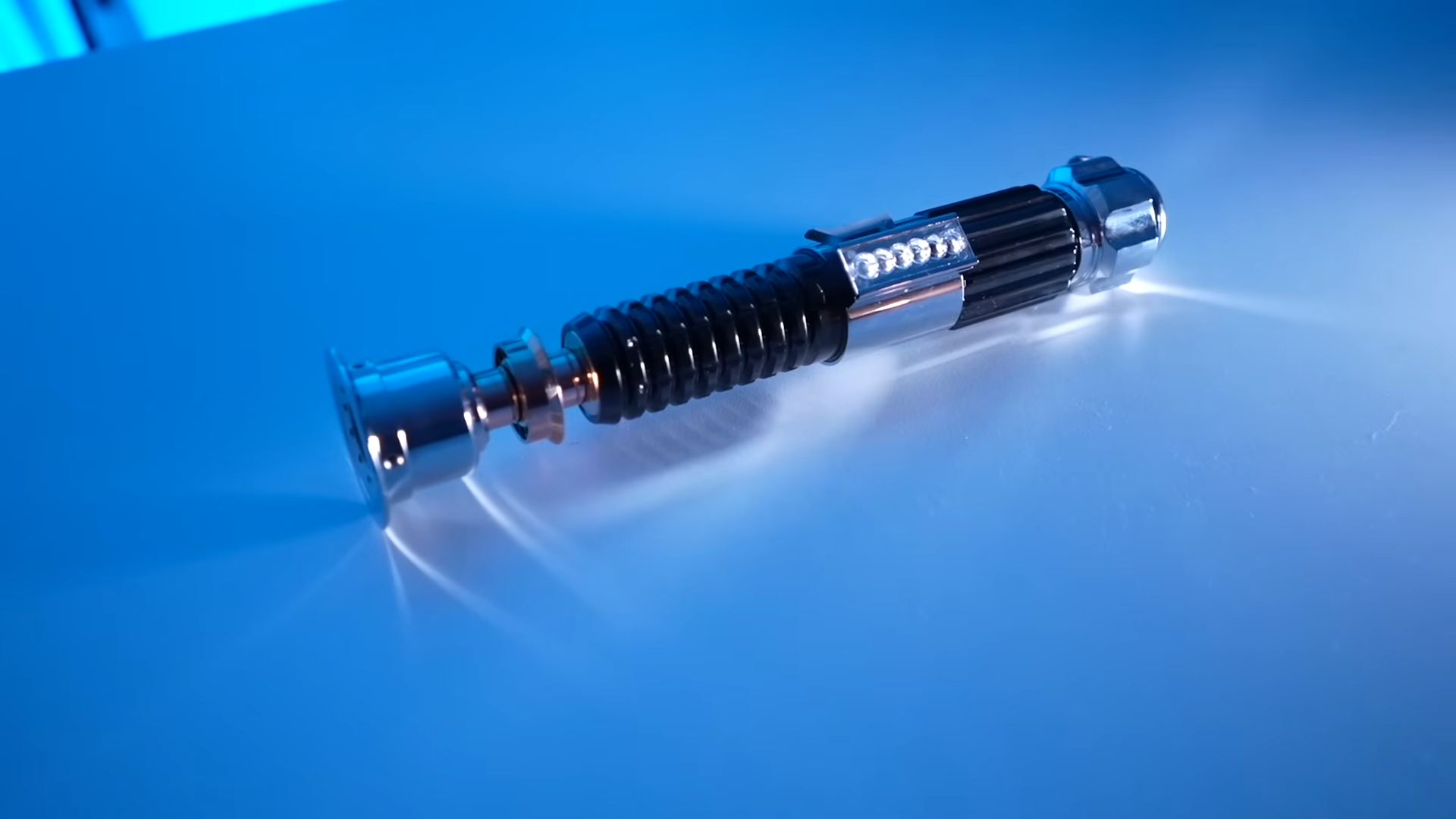 Reviewing the Imperial Workshop Paragon 2.0 Obi-Wan lightsaber