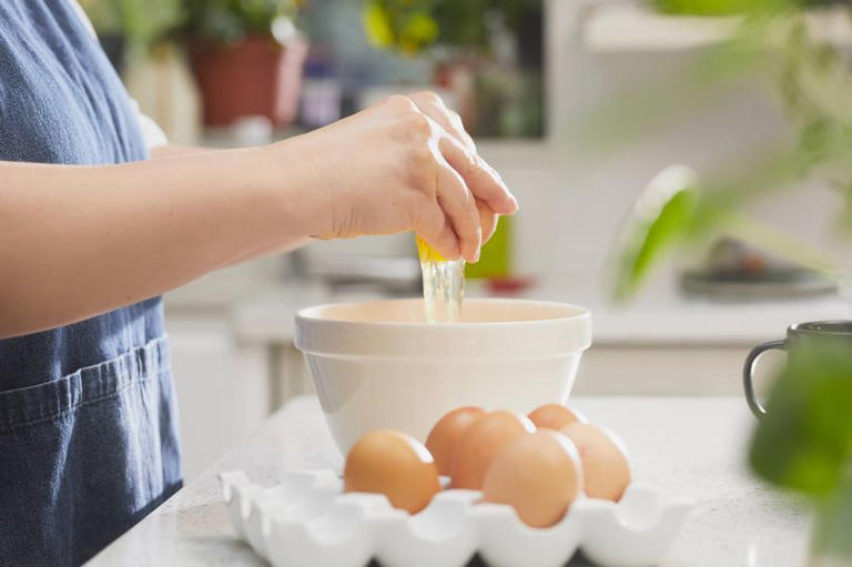 Egg expert shares the 'right' way to crack them