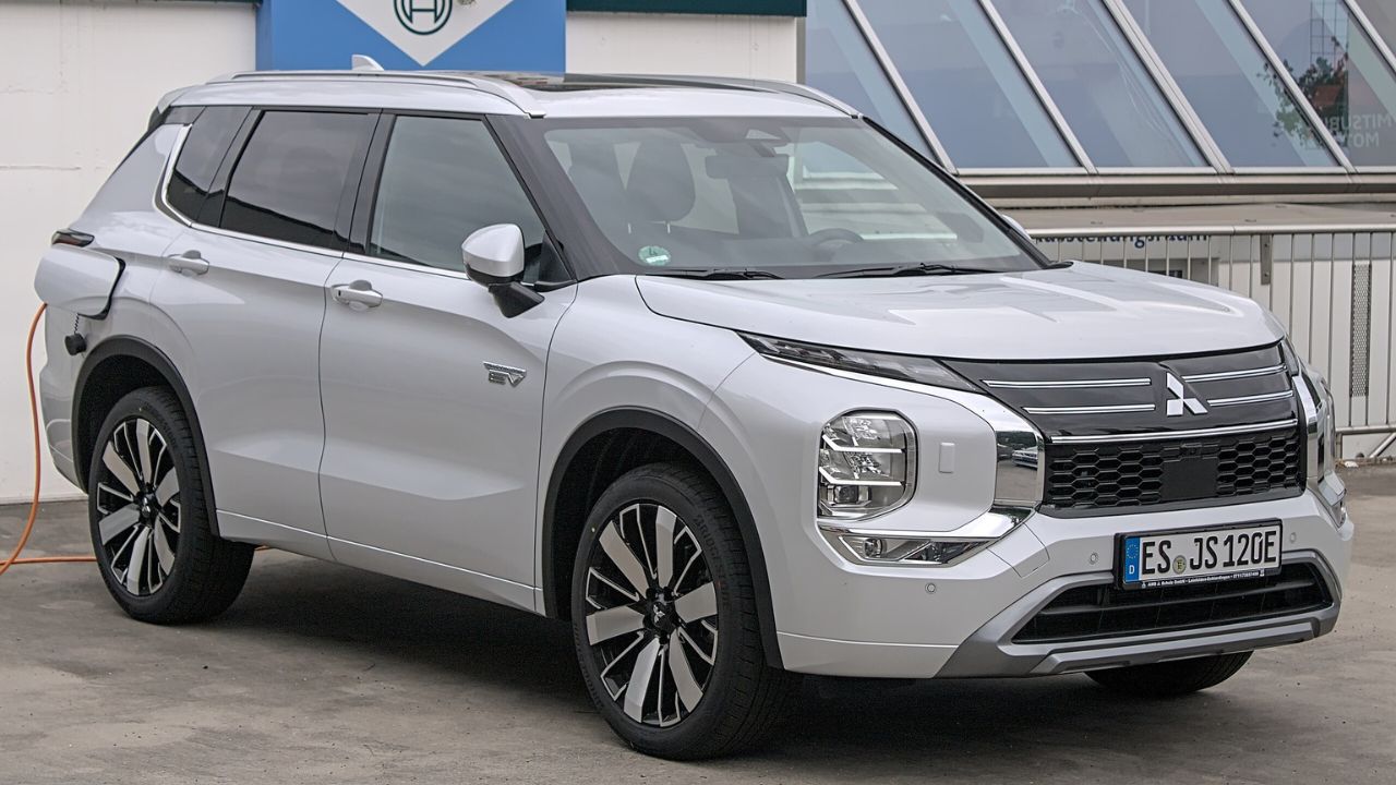 8 Hybrids with the biggest cargo space