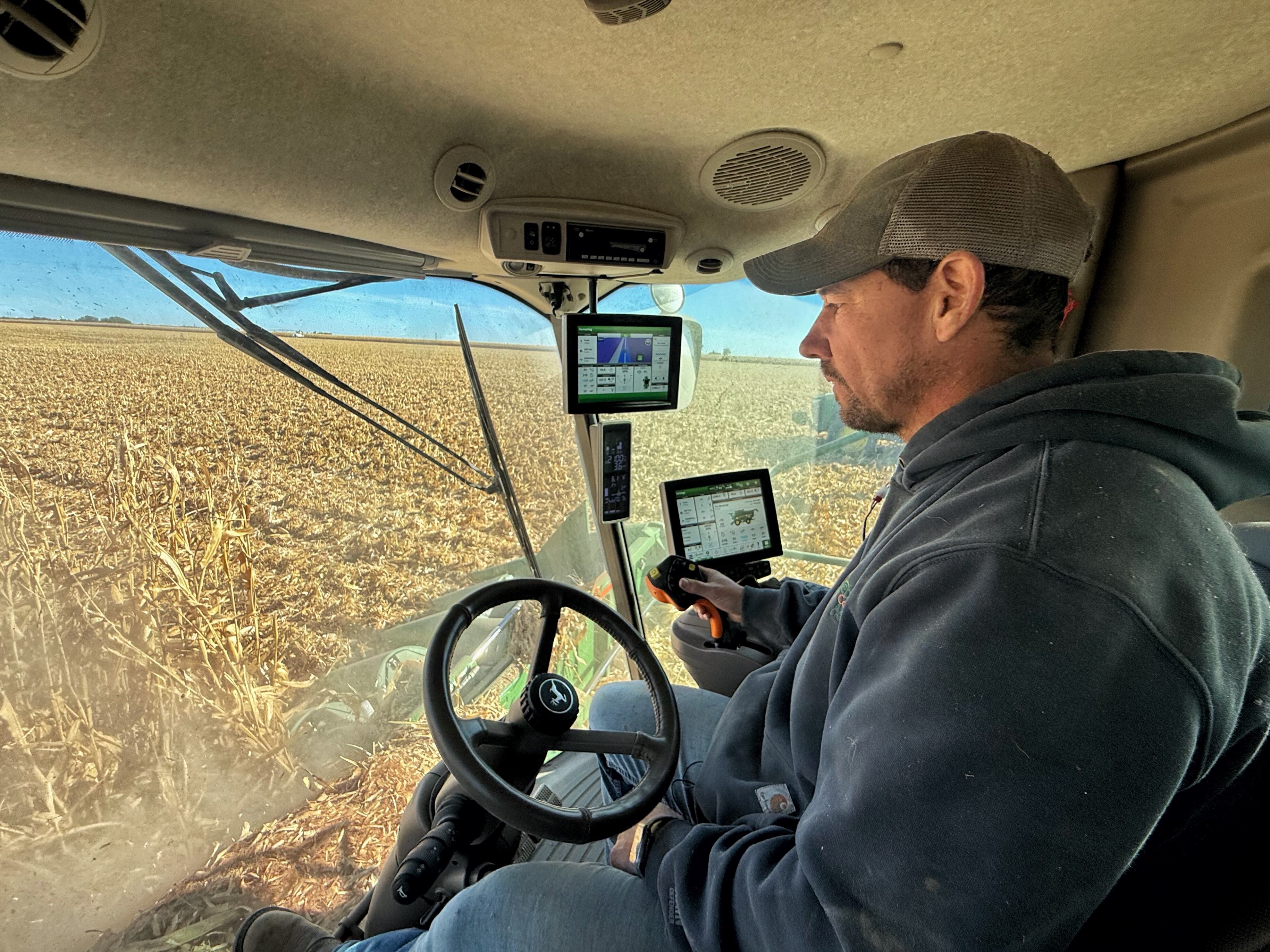 The heart of Nebraska’s economy: Farmers race the frost to clear their ...