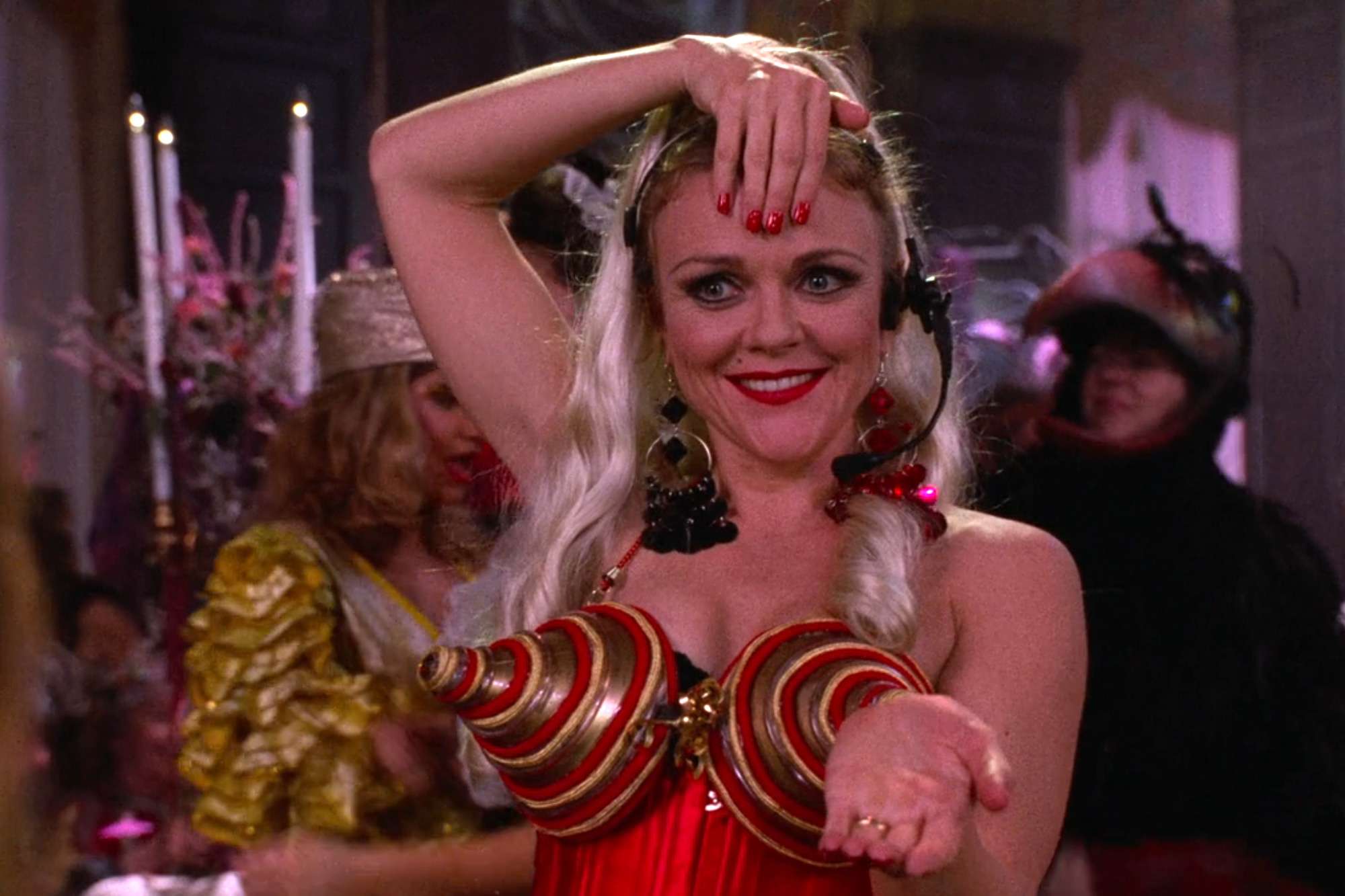 See“ Hocus Pocus ”star recreate iconic Madonna costume 32 years after ...