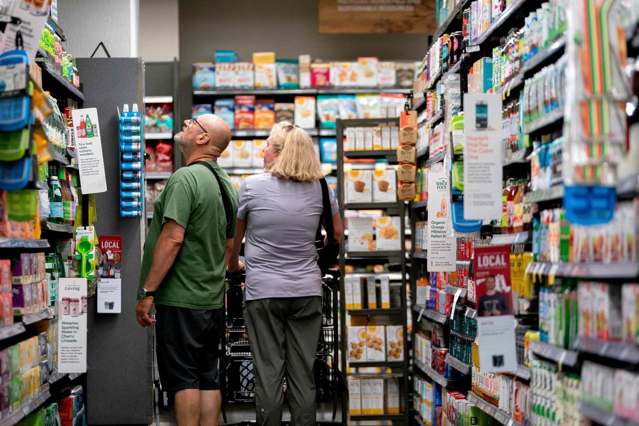 Consumer Sentiment Drops in October Michigan Survey