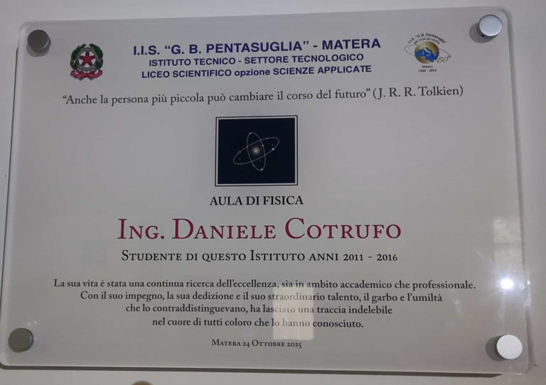 Al Pentasuglia l'aula di fisica intitolata a Daniele Cotrufo