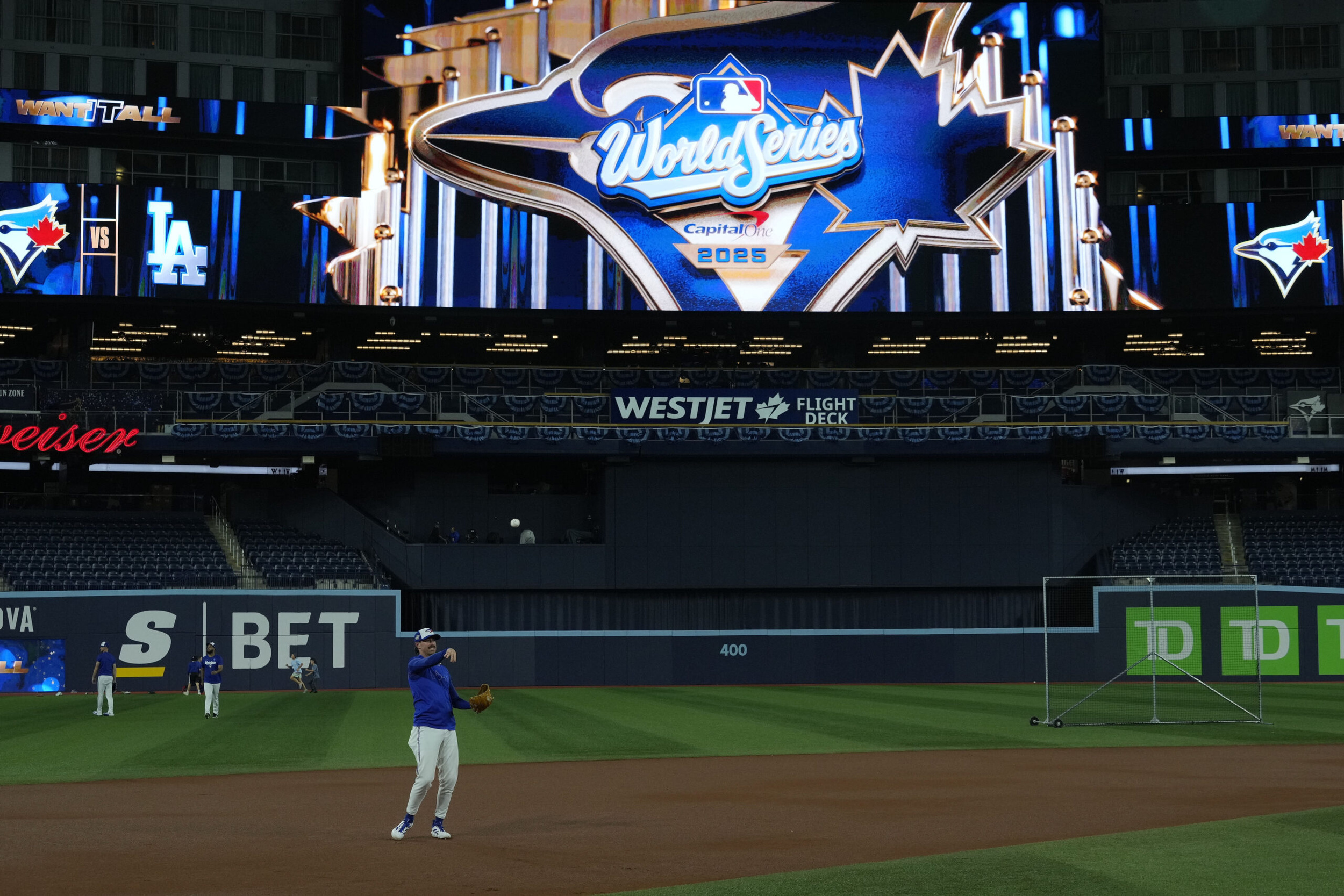 World Series: First-person experience of the Game 7 atmosphere inside ...