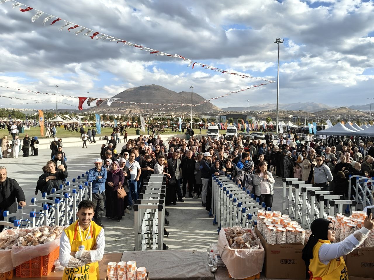 3. Kayseri Gastronomi Günleri’nde 1 ton ‘pastırmalı kuru fasulye’