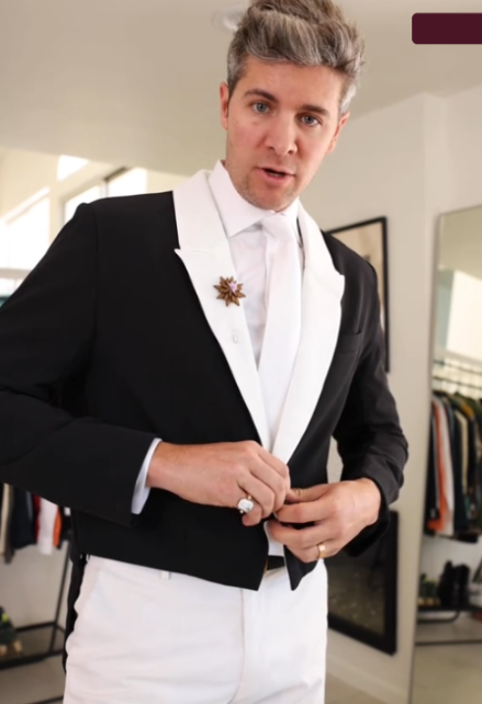 Mrs. White Inspired Look: Elegant, Subtle, Iconic