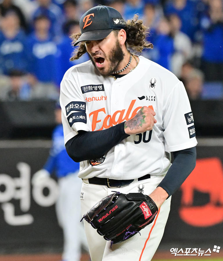 '한화, 19년 만에 KS 확정!'→잠실행 티켓 따냈다…삼성 11-2 대파 [PO5:스코어]
