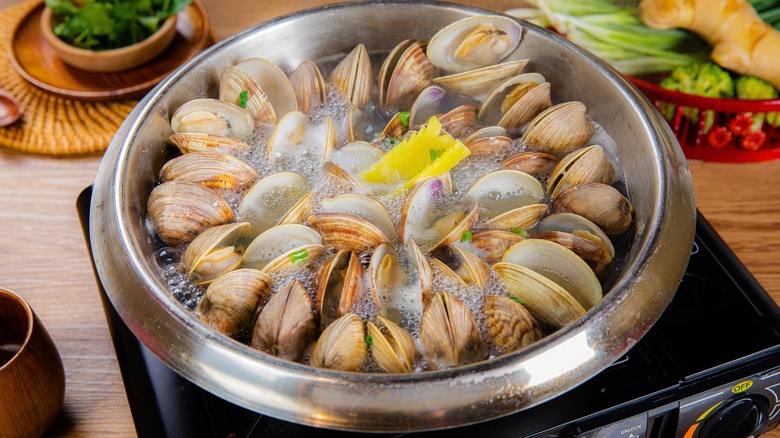 The Exact Difference Between Clams And Mussels