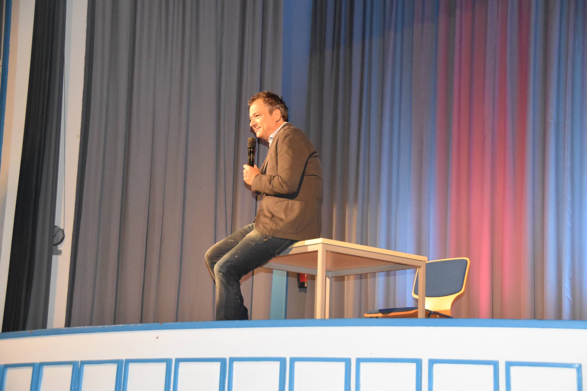 Comedian Stephan Bauer lieferte in Gelnhausen eine Paartherapie der ...