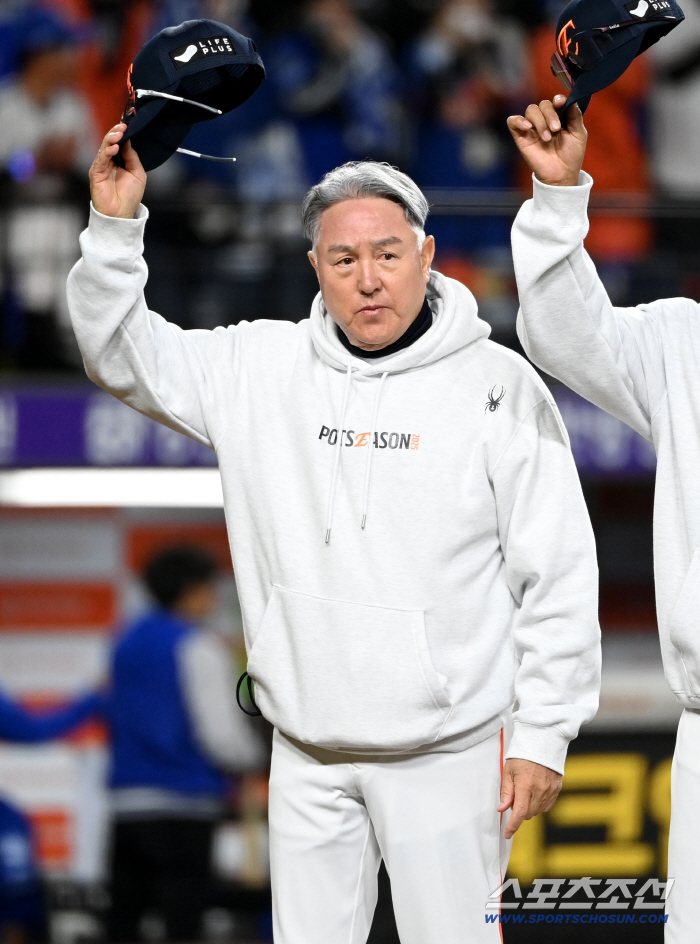 Kim Kyung-moon's KS winning pitcher is starter Moon Dong-ju. If it's ...