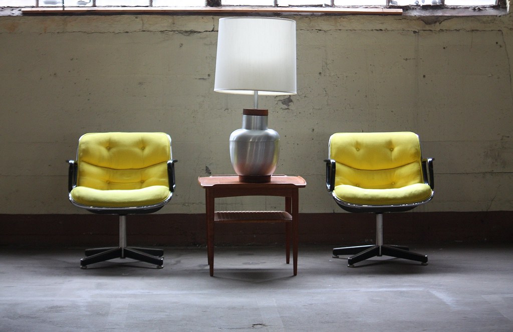 Small room furniture arrangements that work