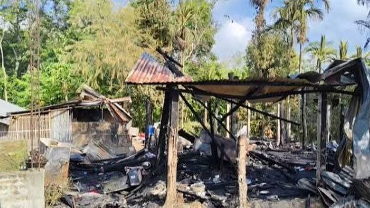 Assam: House fire destroys family home in Hawaipur