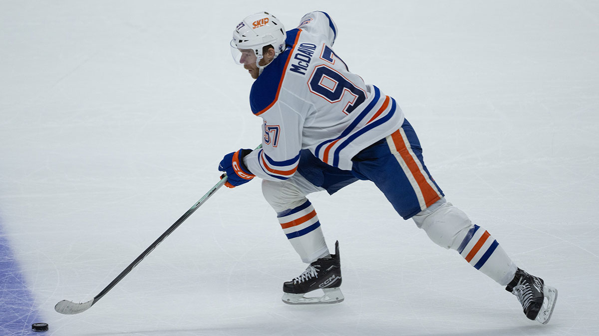 Oilers’ Connor McDavid joins exclusive group with Sidney Crosby ...