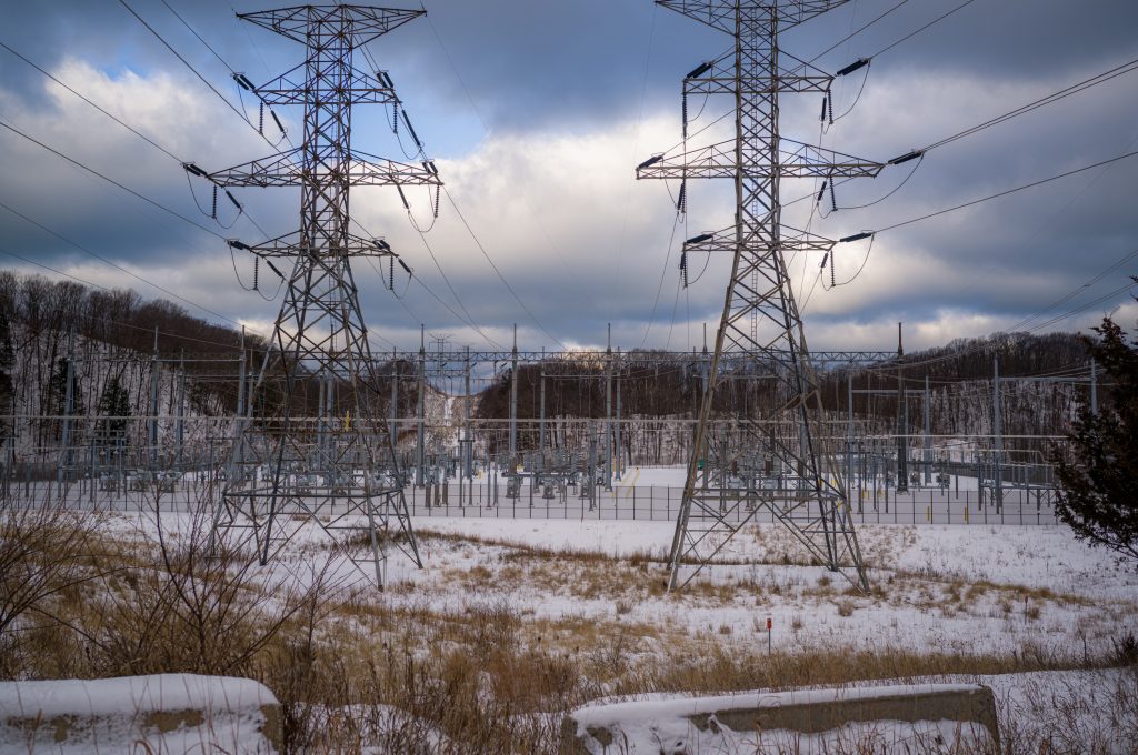 Breaking down rising electricity prices: The role of transmission lines