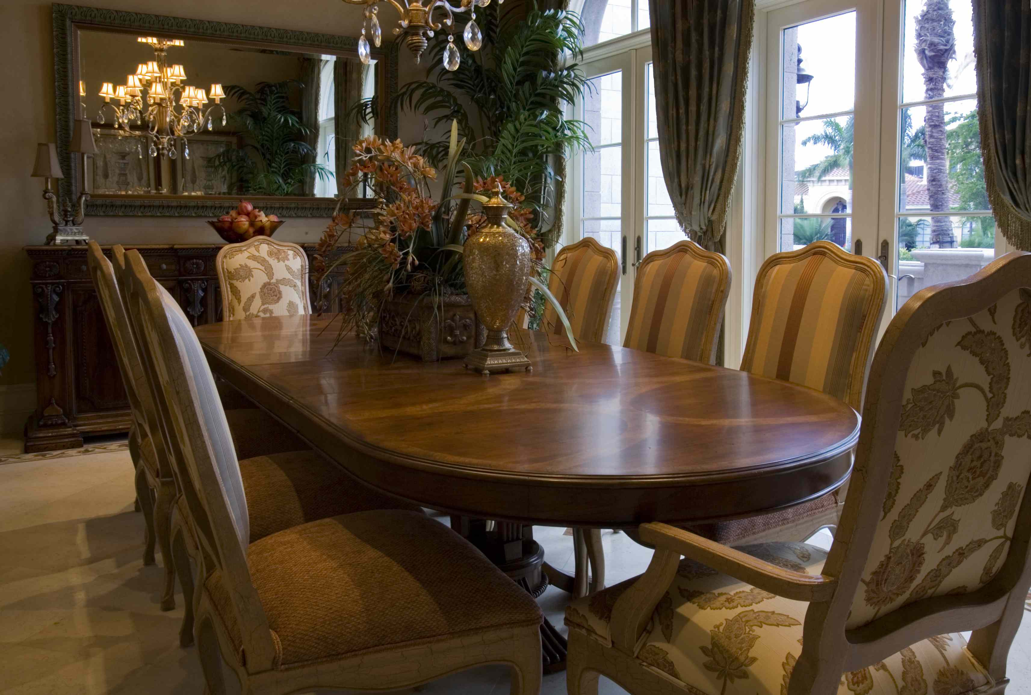 Designers say these common dining room mistakes can make even large ...
