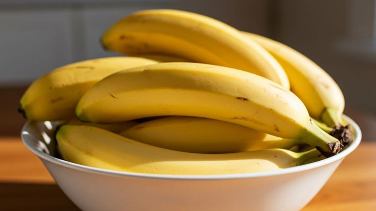 Banana Balance: Should You Eat Them Every Day? A Dietitian Weighs the ...