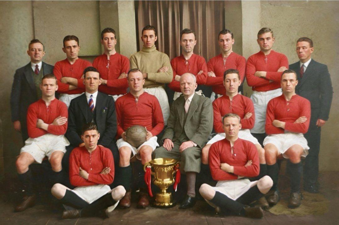 Portadown FC and Linfield pay tribute to former FA Cup winner Tommy Sloan