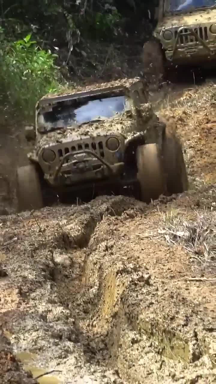 Is mudding or rock crawling better?