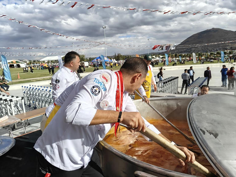 3. Kayseri Gastronomi Günleri’nde 1 ton ‘pastırmalı kuru fasulye’