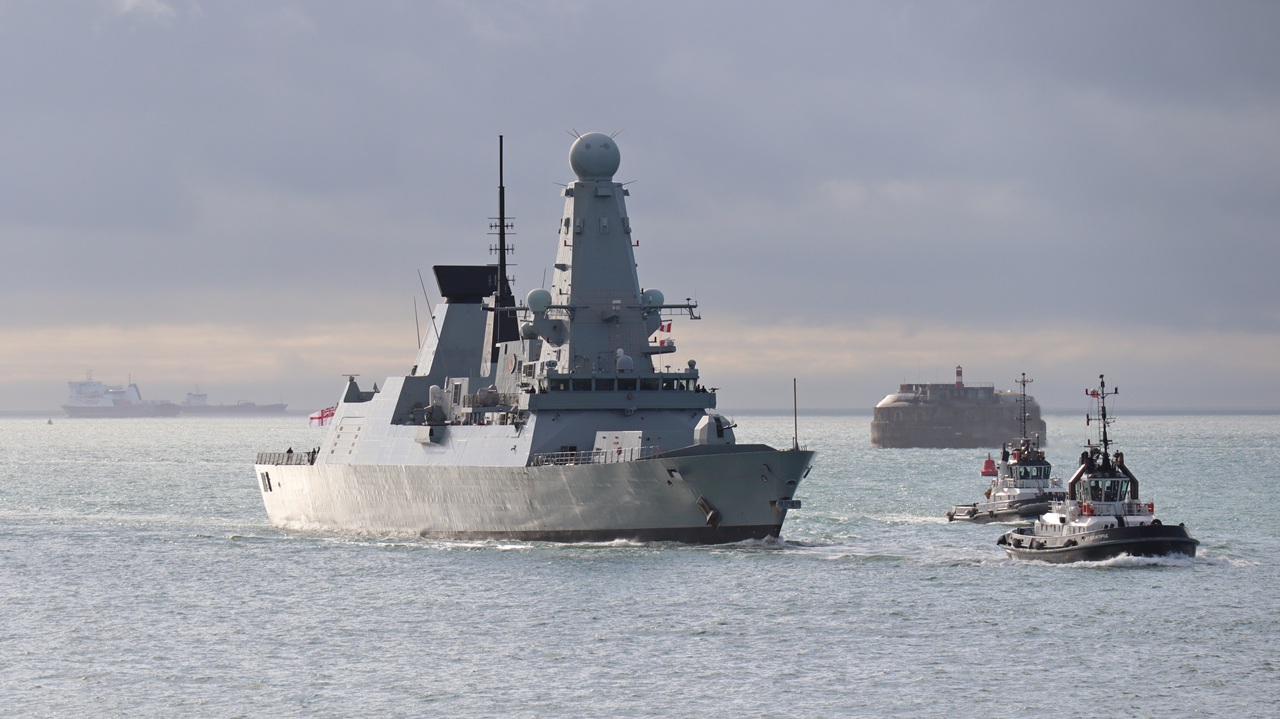 A British Destroyer Is Tracking a Russian One in the English Channel